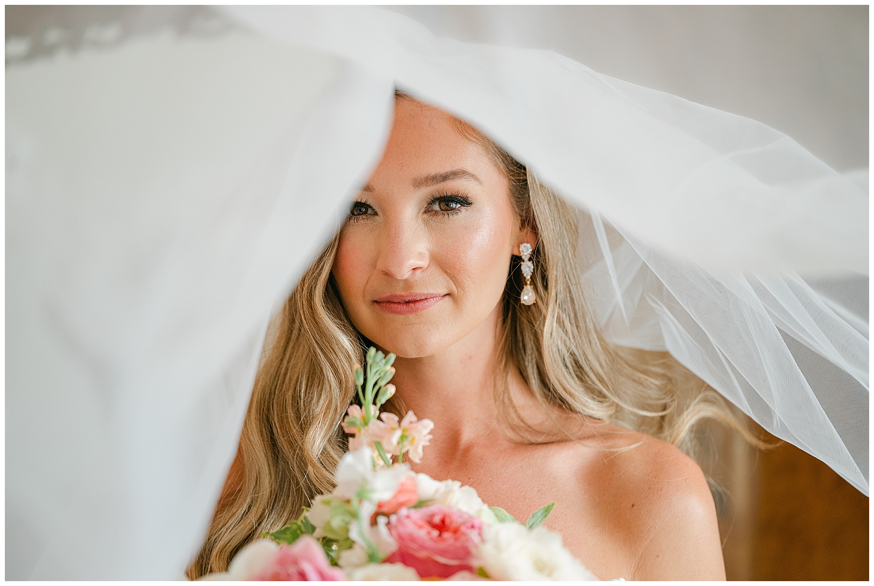 A Spring Wedding at Chateau 1800 - Meredith Ryncarz Photography